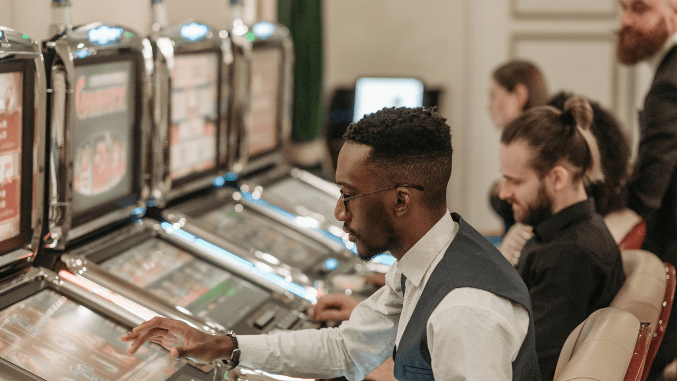 Debunking Myths: Lever vs. Spin Button on Slot Machines Explained ...